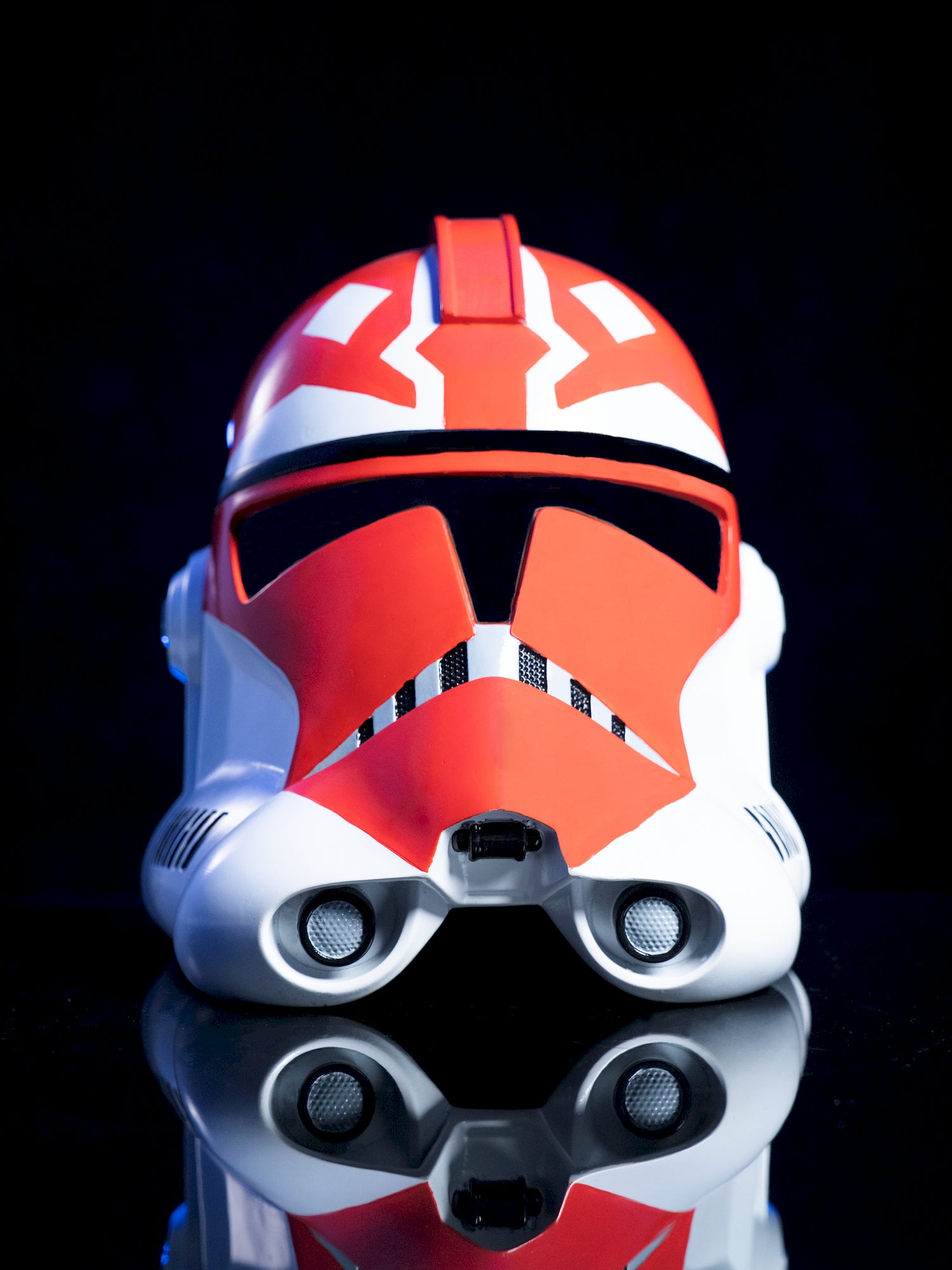 Clone 2 - Ahsoka Clean Helmet – saber style